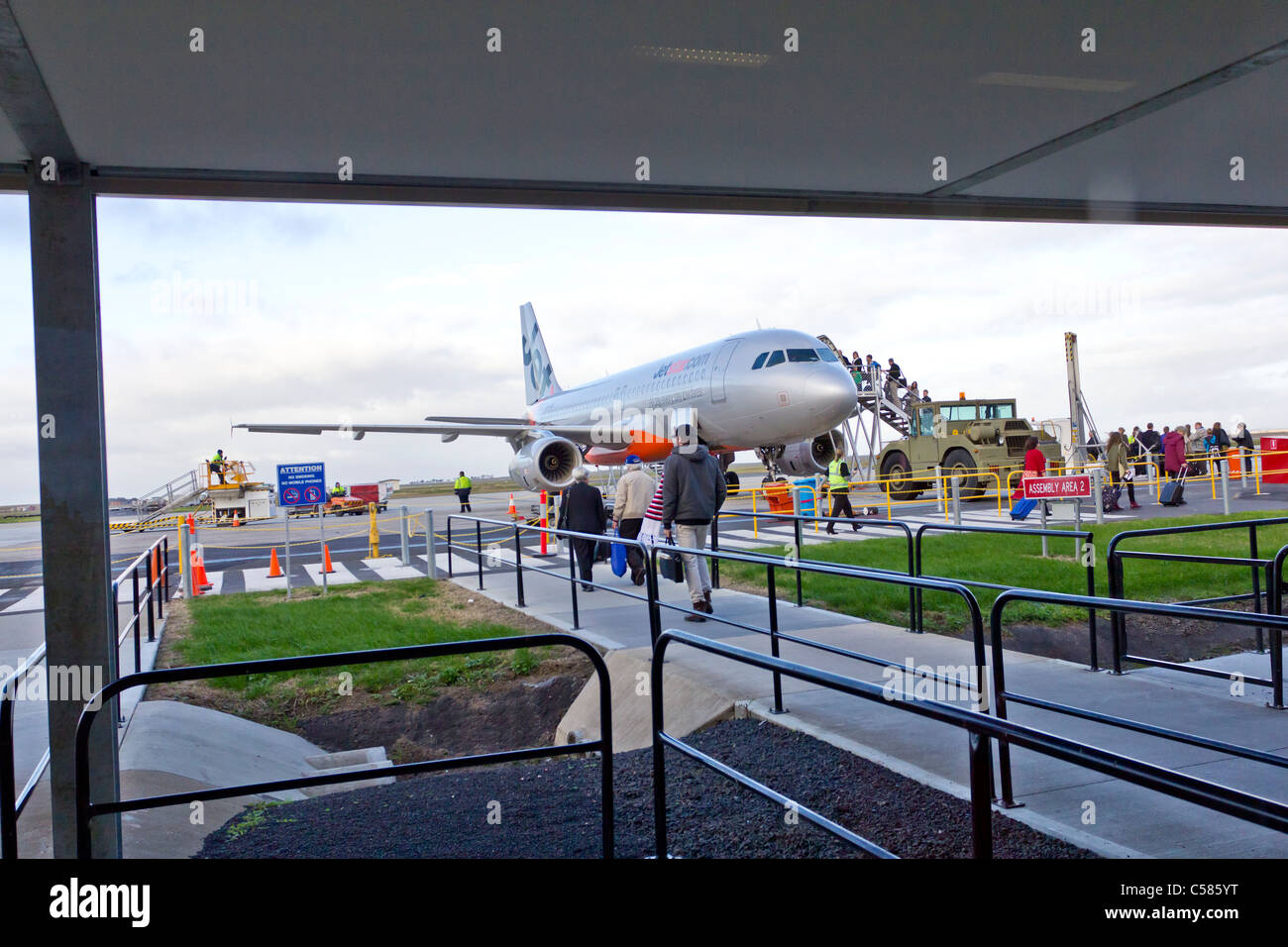 Passengers Boarding Jetstar A320 Aircraft, Avalon Airfield Melbourne ...