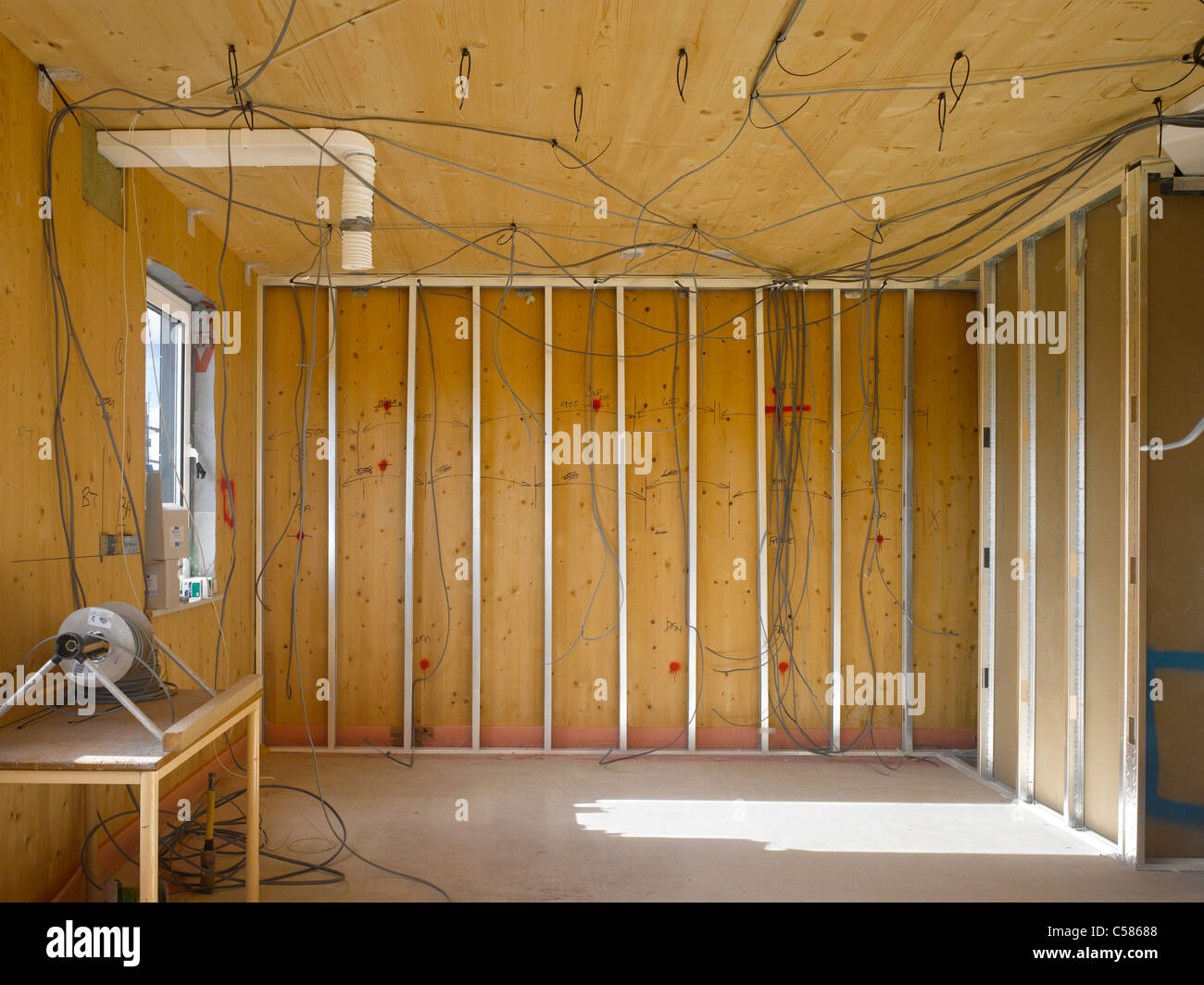 Timber frame interior under construction Stock Photo - Alamy