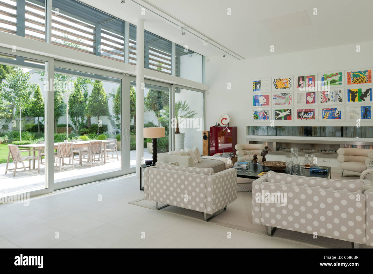 House middx hi-res stock photography and images - Alamy