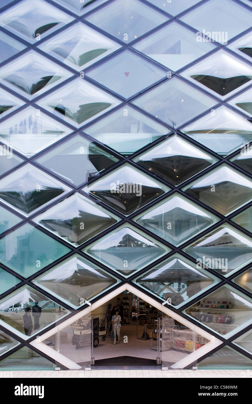 Prada shop, designed by Herzog & de Meuron in the fashionable Aoyama ...