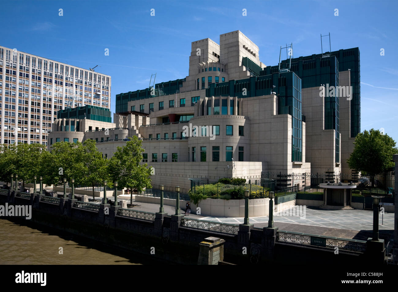 MI6 building vauxhall london england Stock Photo - Alamy