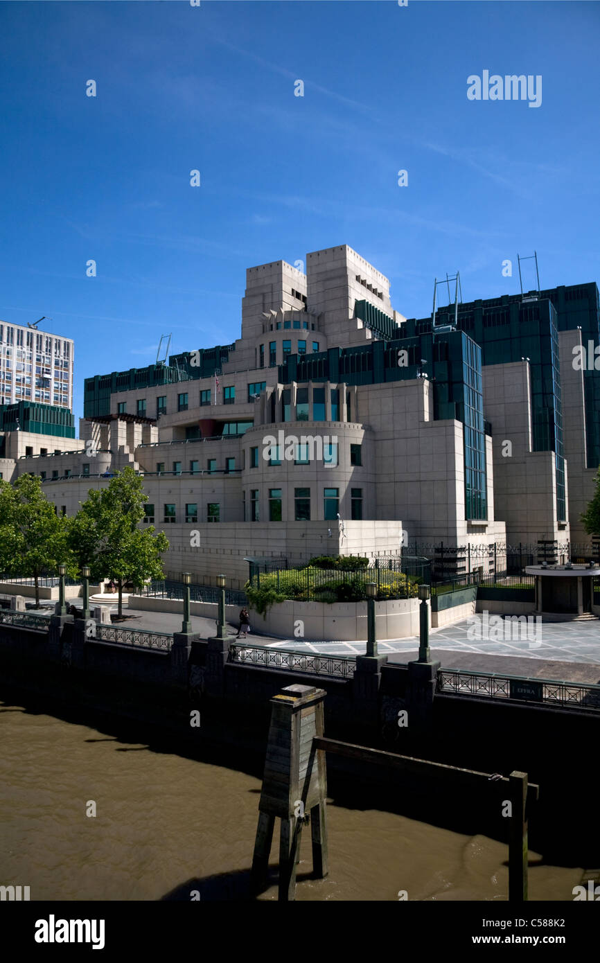 Mi6 Building Vauxhall London England High Resolution Stock Photography ...