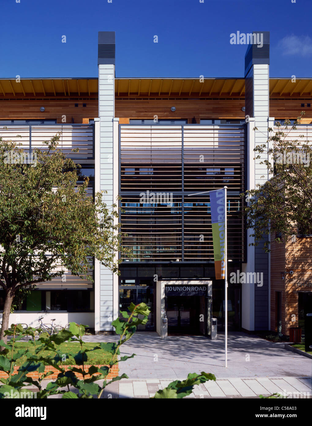 West Stockwell Primary Care and Community Resource Centre, London. (110 ...