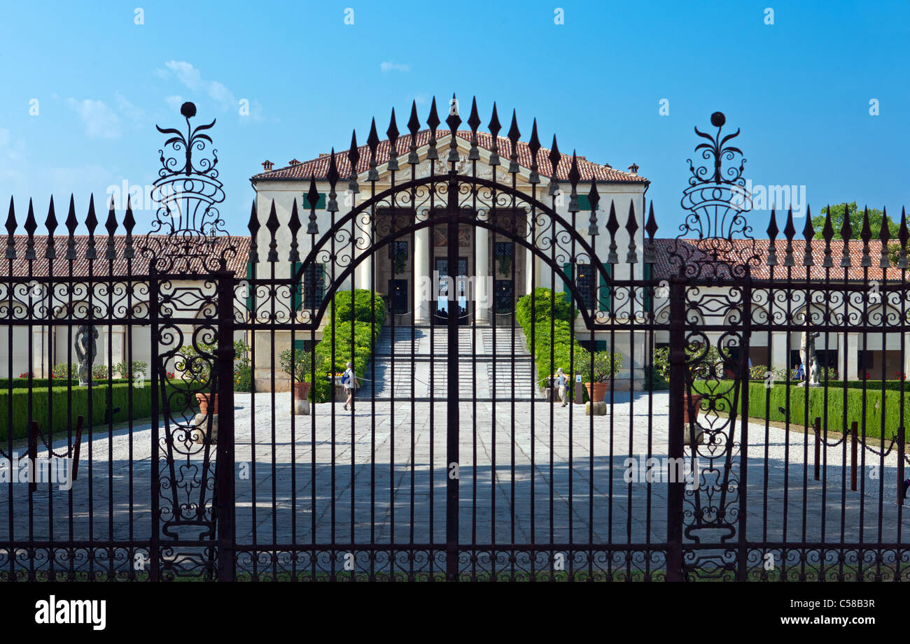 Italy,Veneto, Fanzolo di Vedelago, Villa Emo seen from the gate ...
