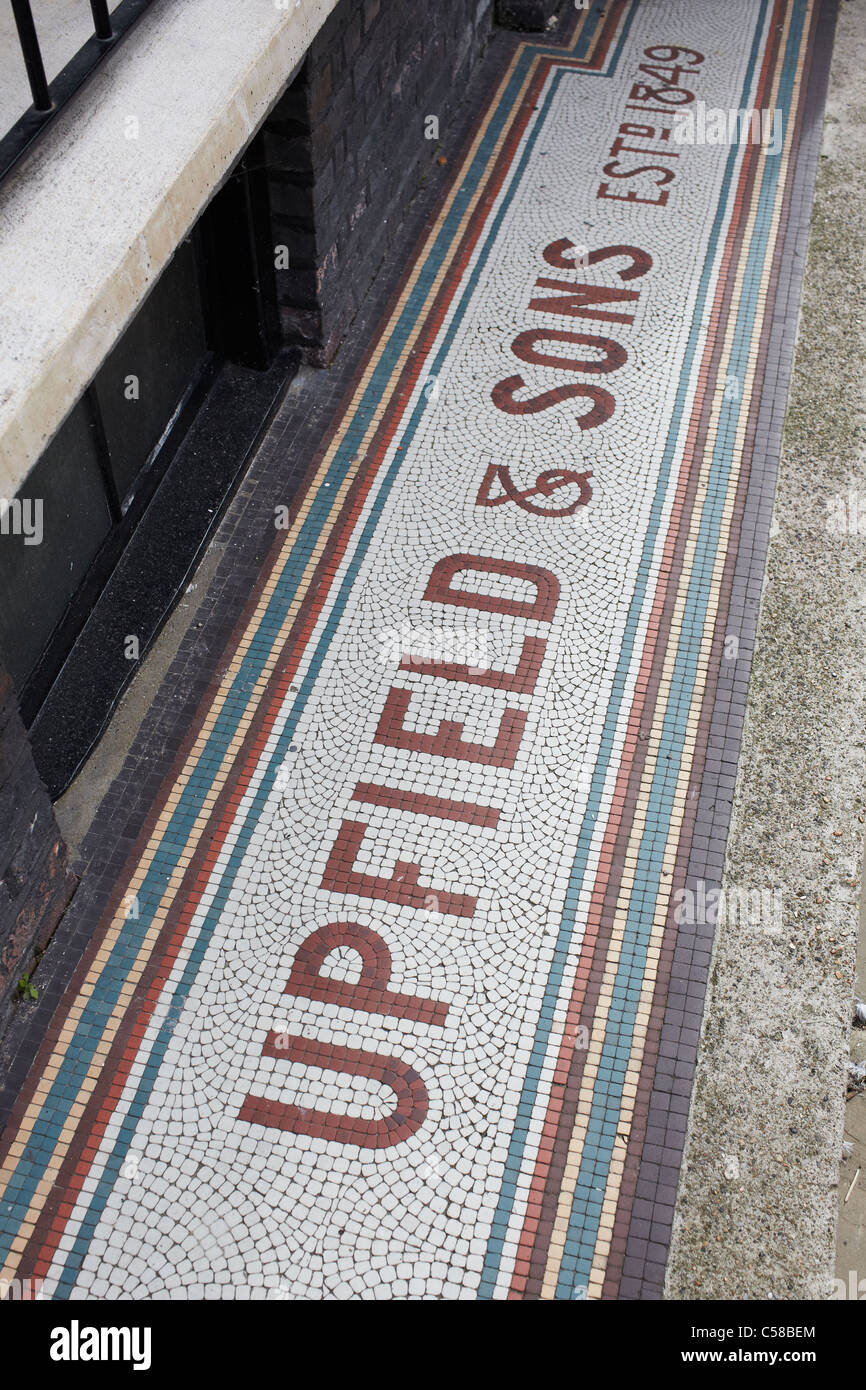 Hastings street sign in hi-res stock photography and images - Alamy
