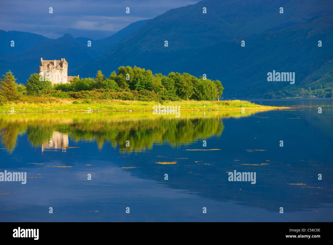 M castle hi-res stock photography and images - Alamy