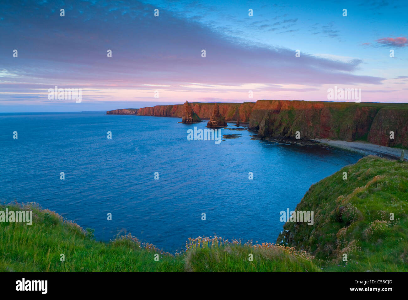 The stacks of duncansby hi-res stock photography and images - Alamy