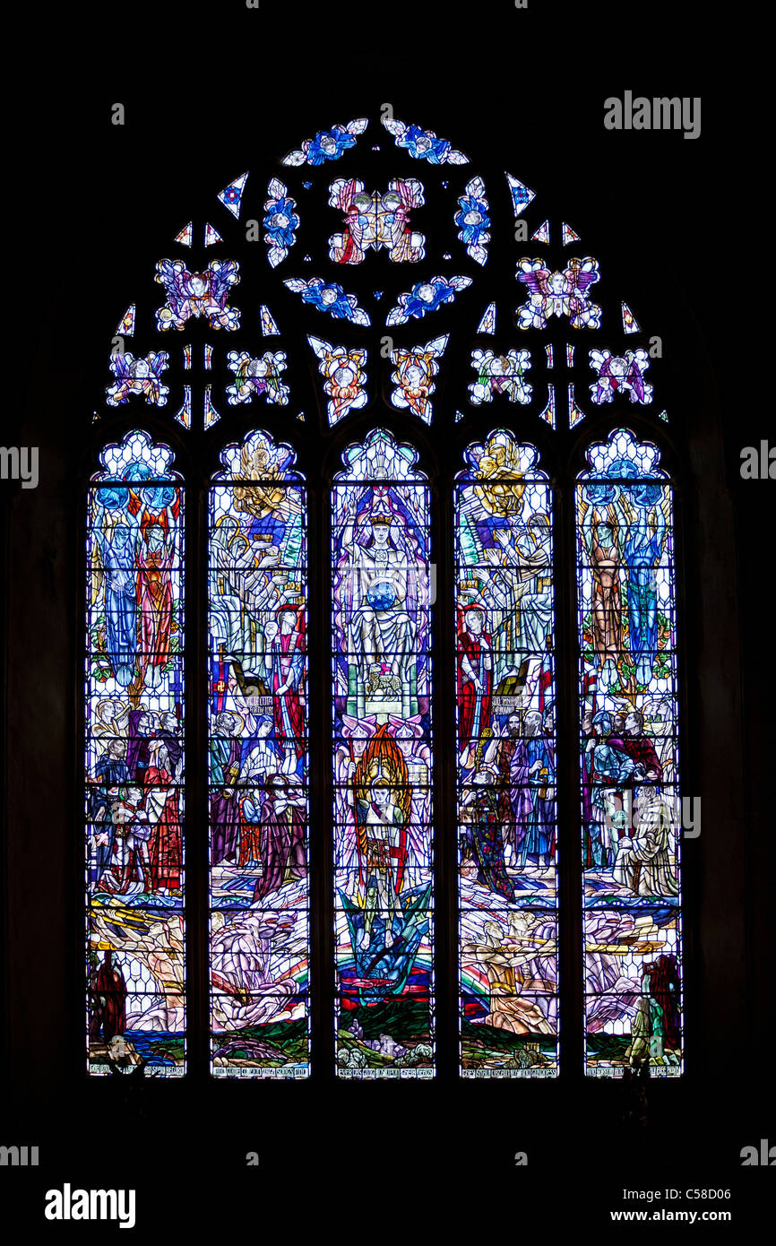 Stained glass east window hi-res stock photography and images - Alamy