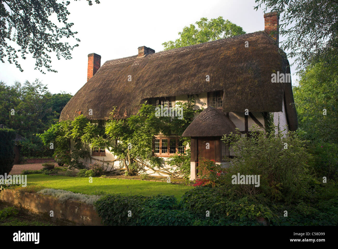Clatford High Resolution Stock Photography and Images - Alamy