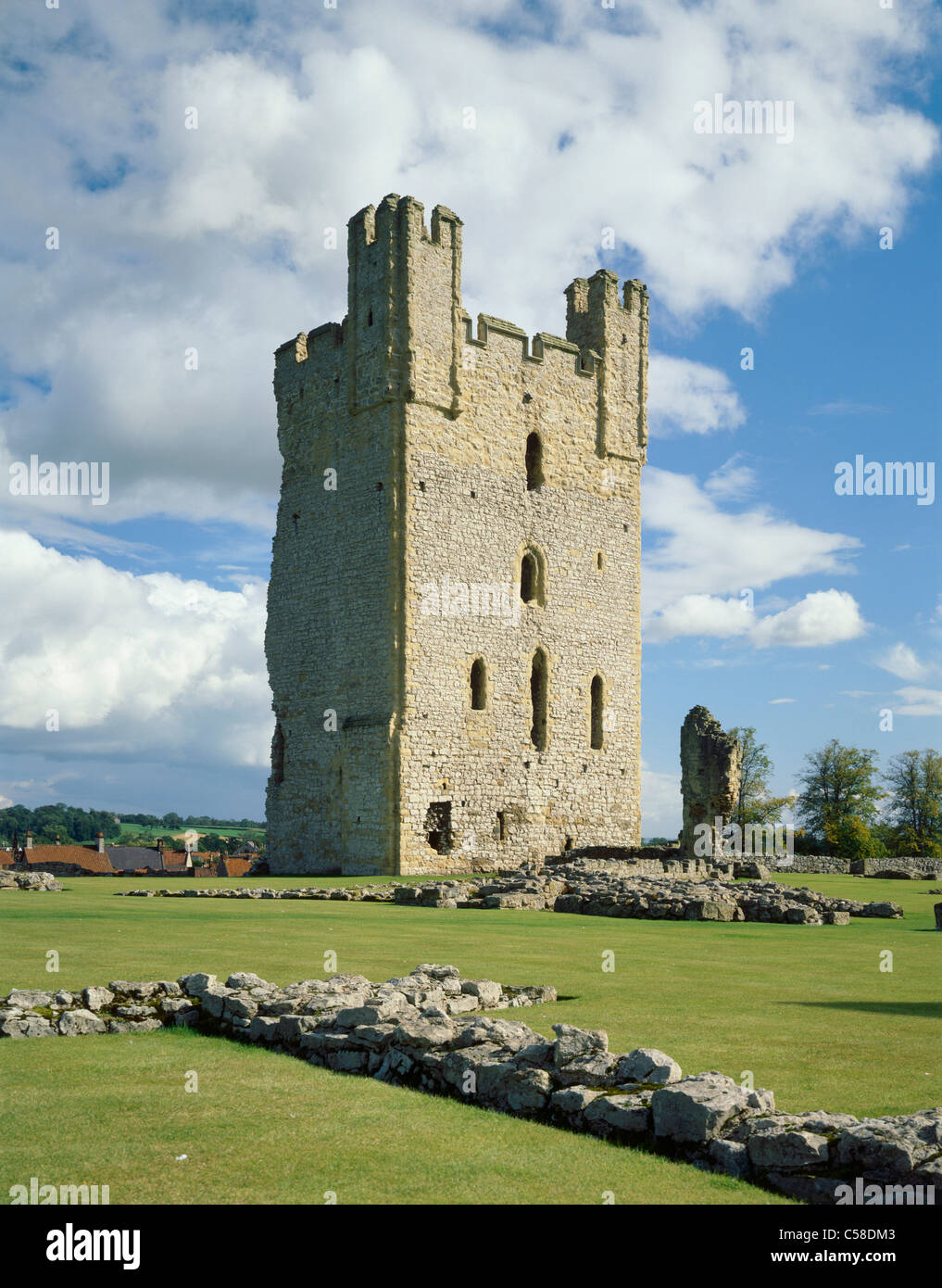 Helmsley Castle. View of Keep Stock Photo - Alamy