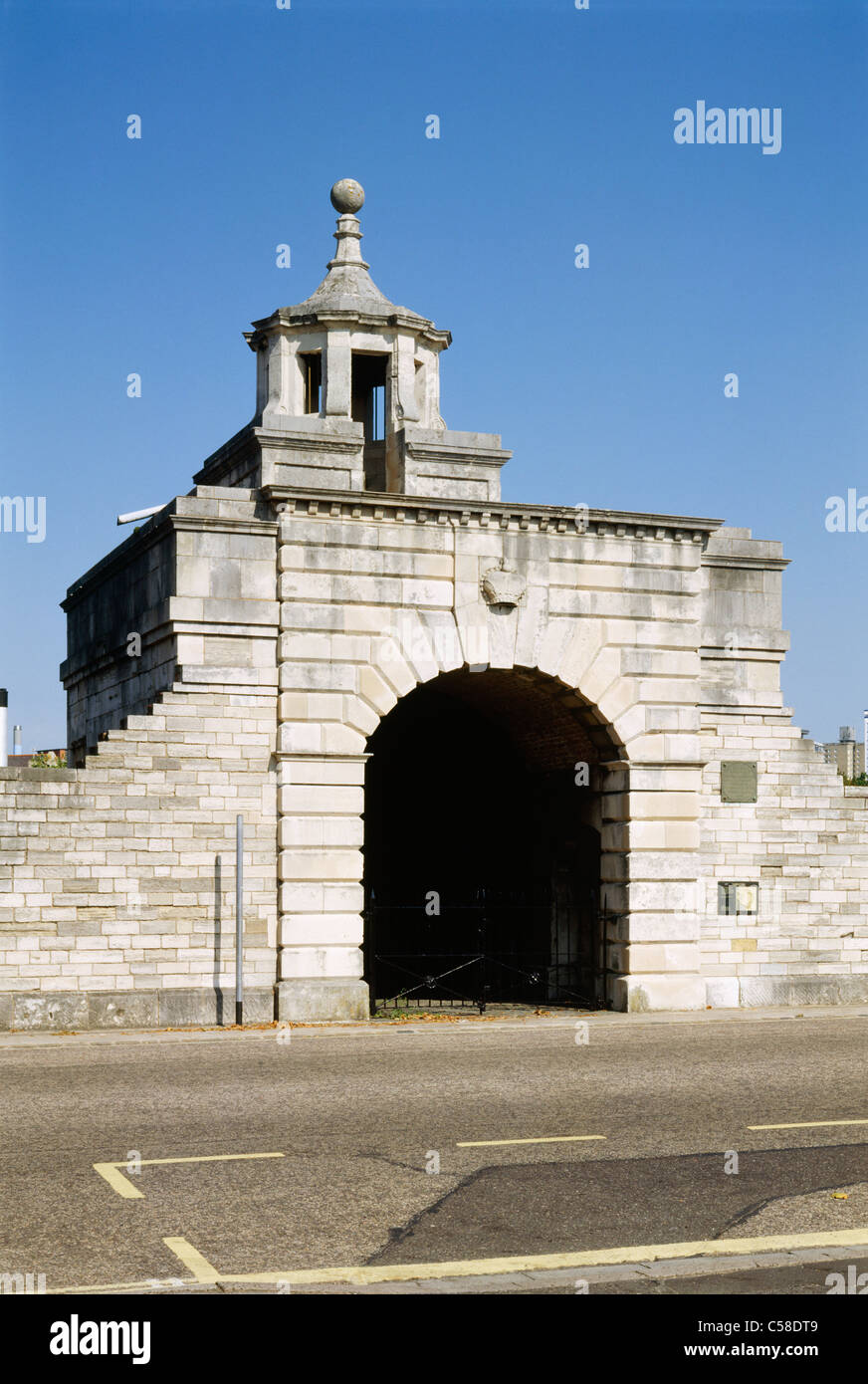Portsmouth. The Landport Gate. 1760 Stock Photo - Alamy
