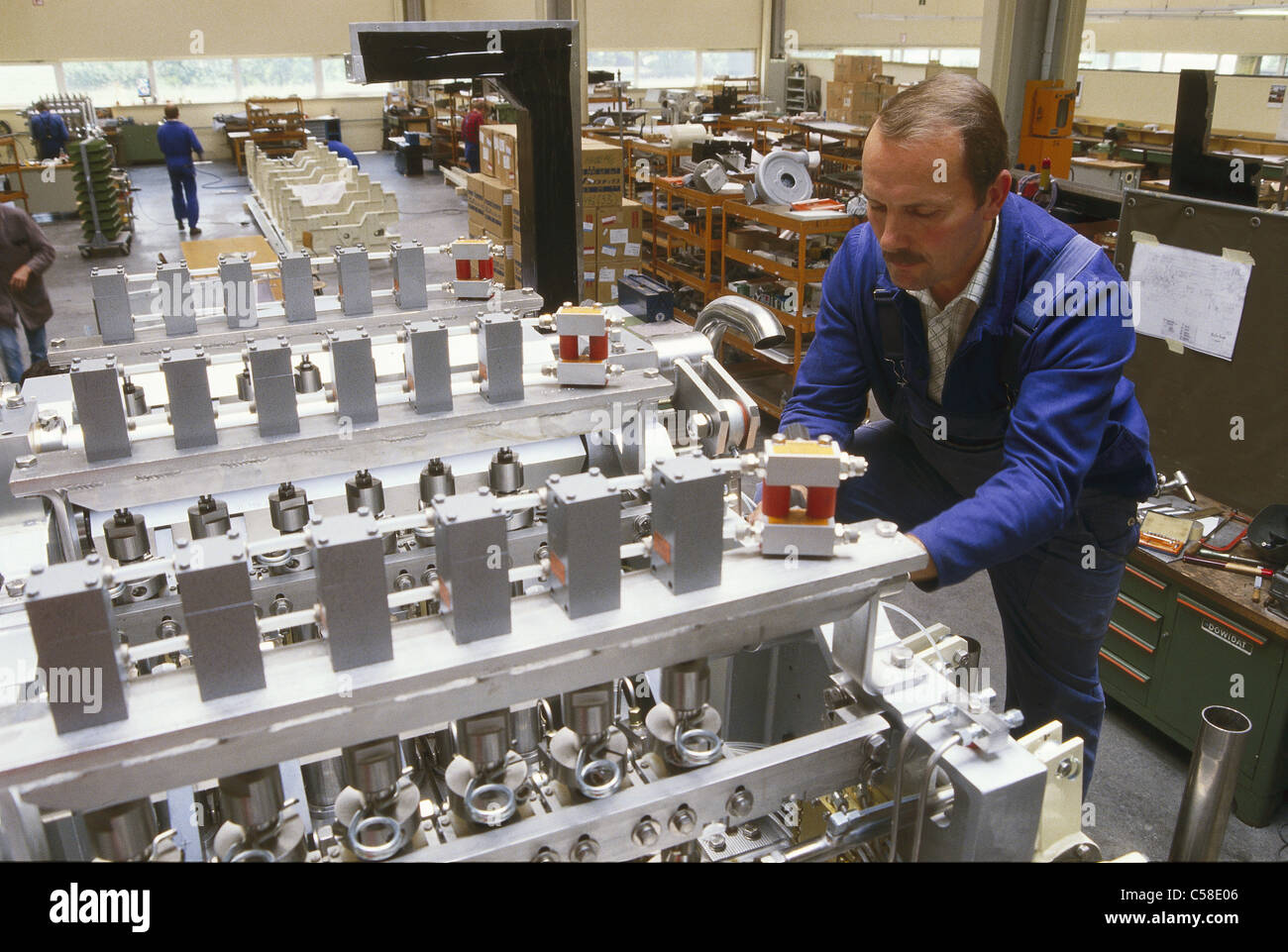 Assembling plants hi-res stock photography and images - Alamy
