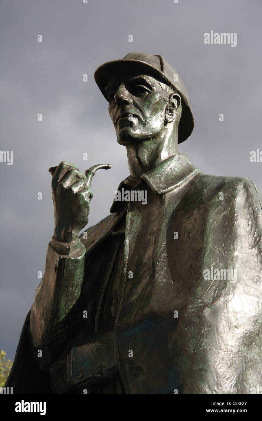 Statue sherlock holmes london hi-res stock photography and images - Alamy