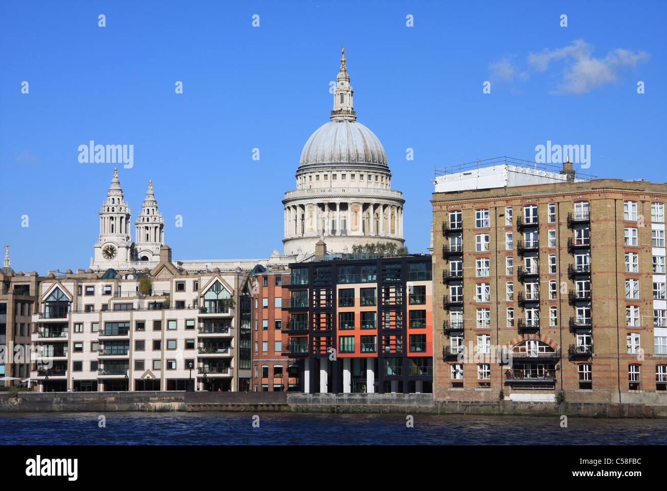 London dome construction hi-res stock photography and images - Alamy