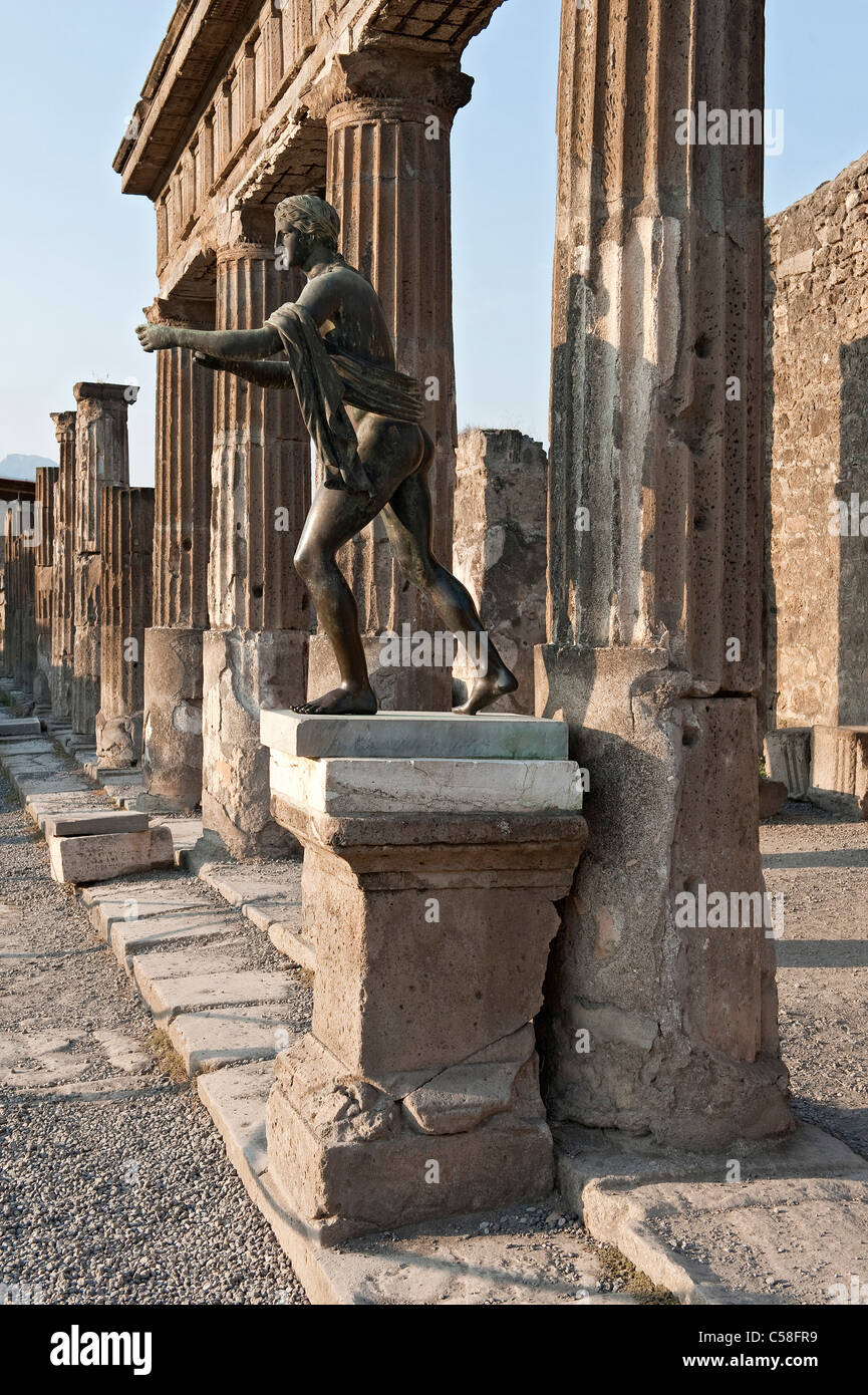 Roman columns hi-res stock photography and images - Alamy