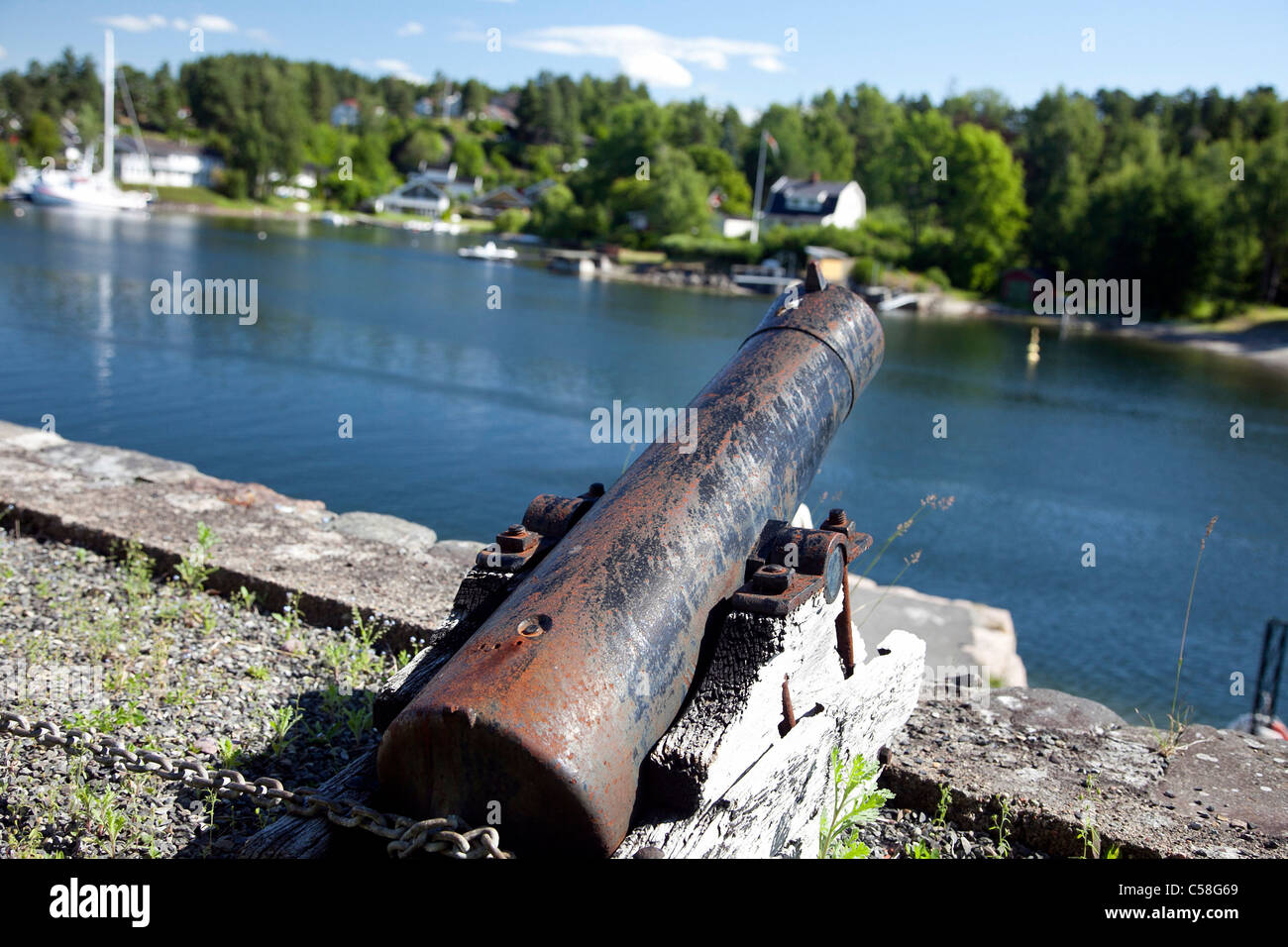 Norway gun hi-res stock photography and images - Alamy