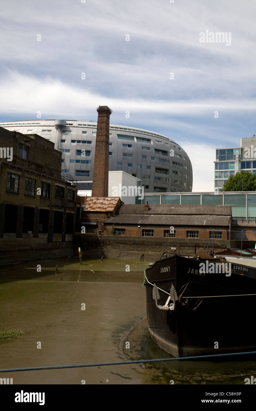 ransomes dock river thames wandsworth london england Stock Photo - Alamy