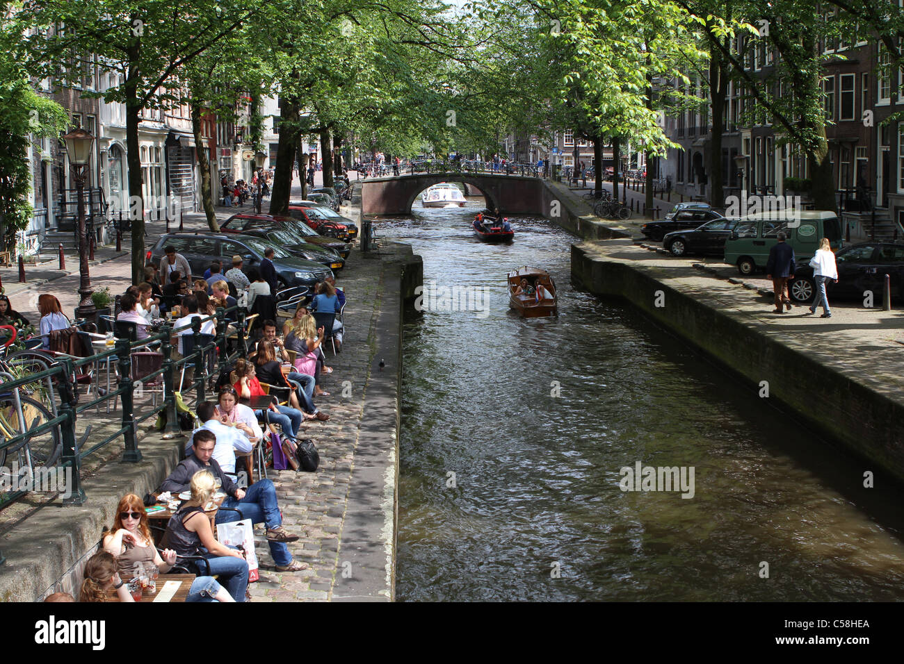 Canal side restaurant hi-res stock photography and images - Alamy