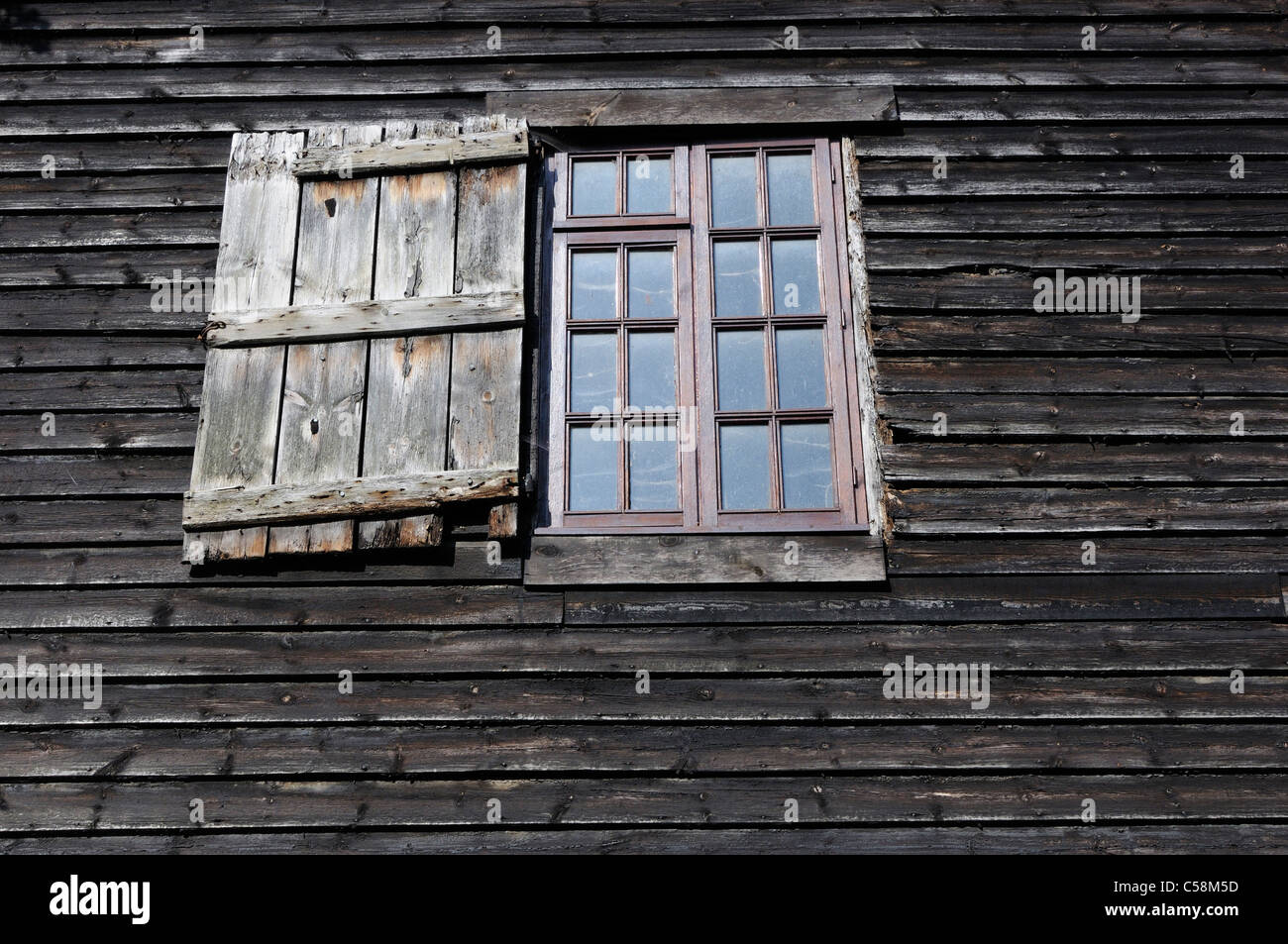 Gable end of barn hi-res stock photography and images - Alamy