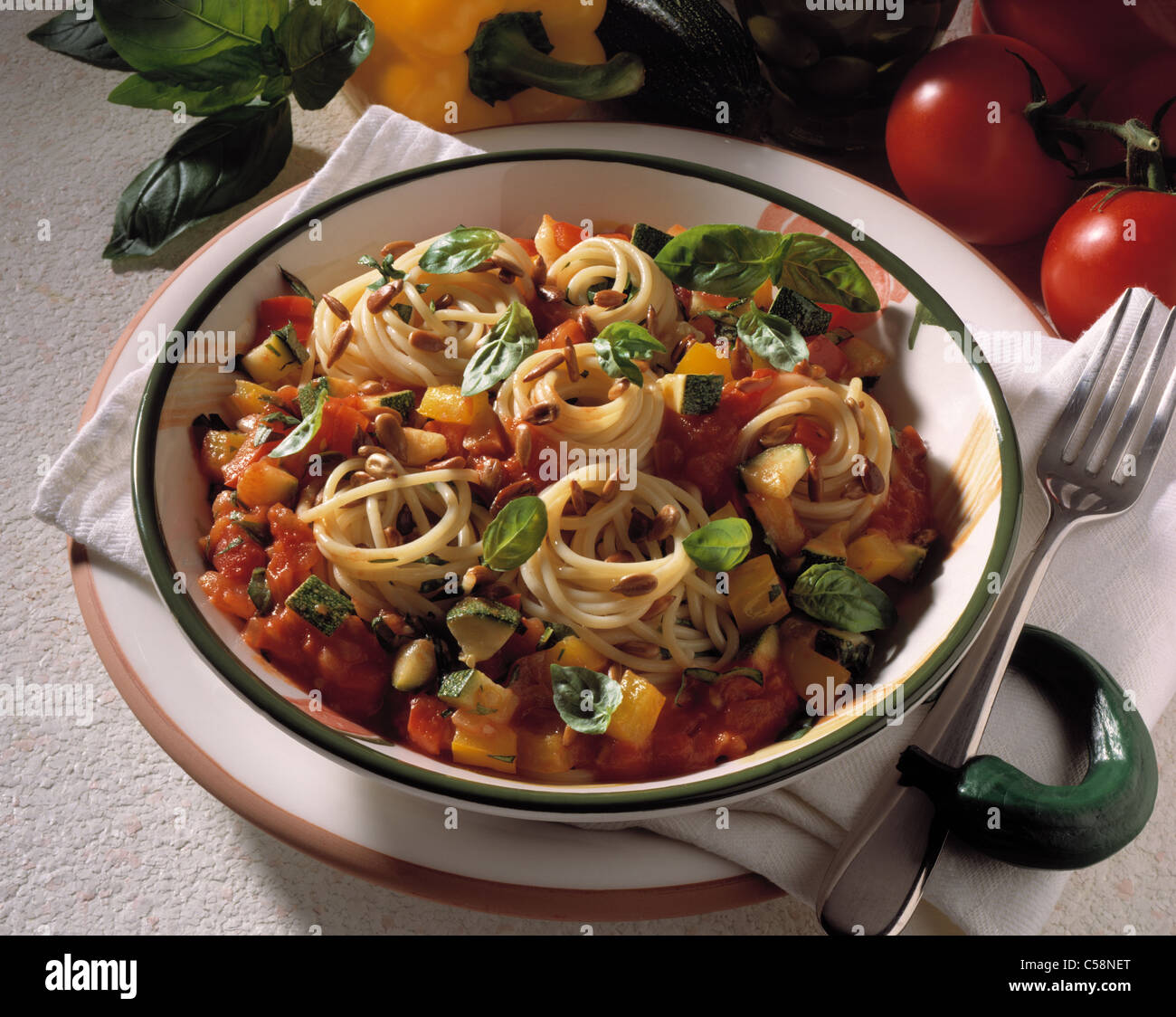 Spaghetti tomatoes nut hi-res stock photography and images - Alamy