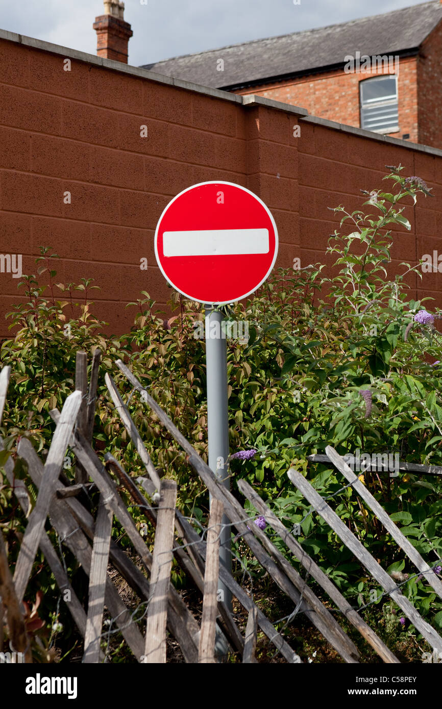 UK British Urban No Entry Sign, Post Mounted. Street Furniture Stock ...
