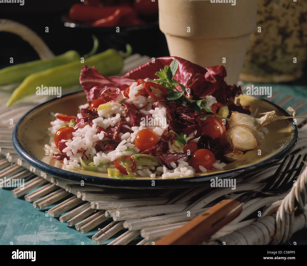 Radicchioonionleekoilrisotto hi-res stock photography and images - Alamy