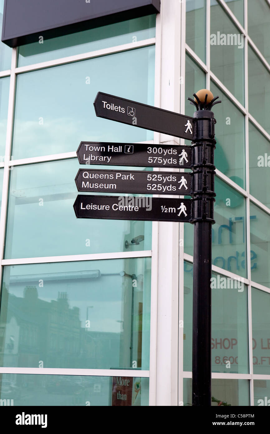 Black Sign Post High Resolution Stock Photography and Images - Alamy