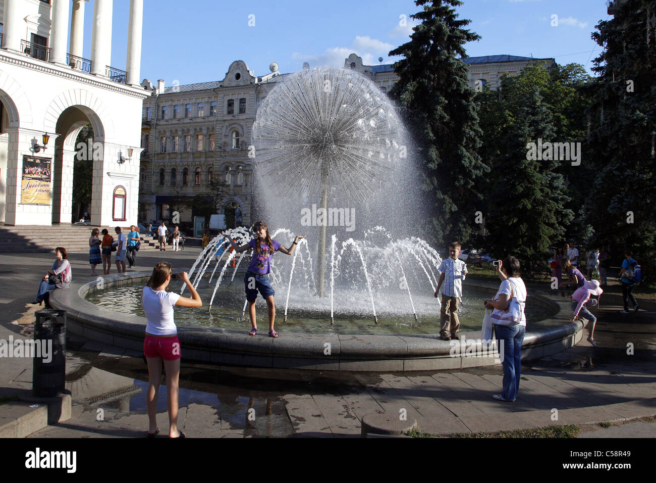 PEOPLE ARE PHOTOGRAPHED ON FOUNTAIN KHRESHCHATYK STREET KIEV UKRAINE 15 ...