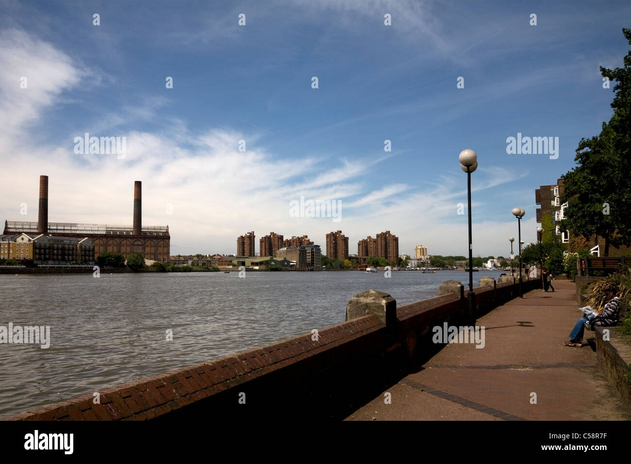 river thames battersea london england Stock Photo - Alamy
