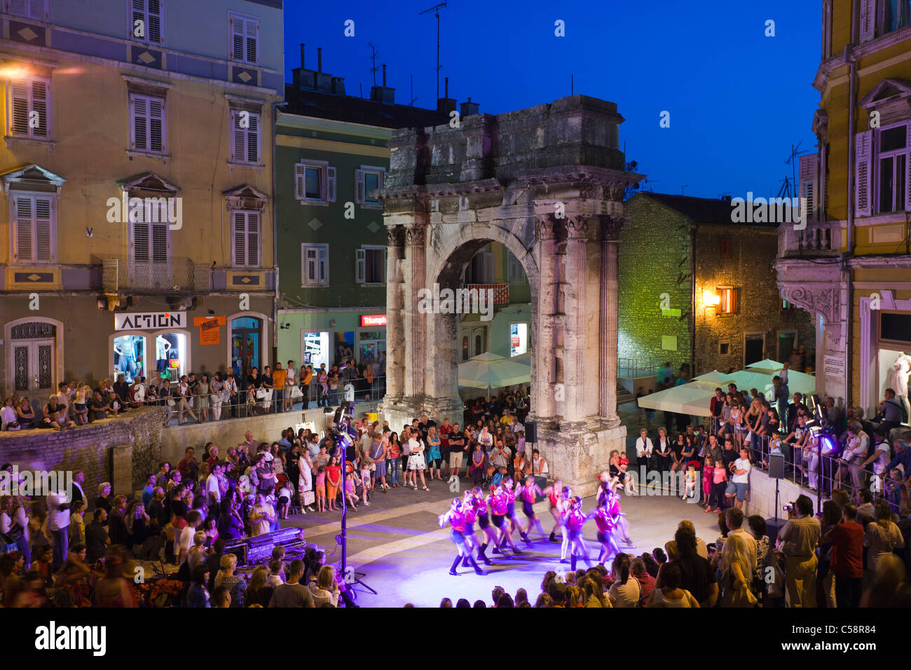 Zlata vrata hi-res stock photography and images - Alamy