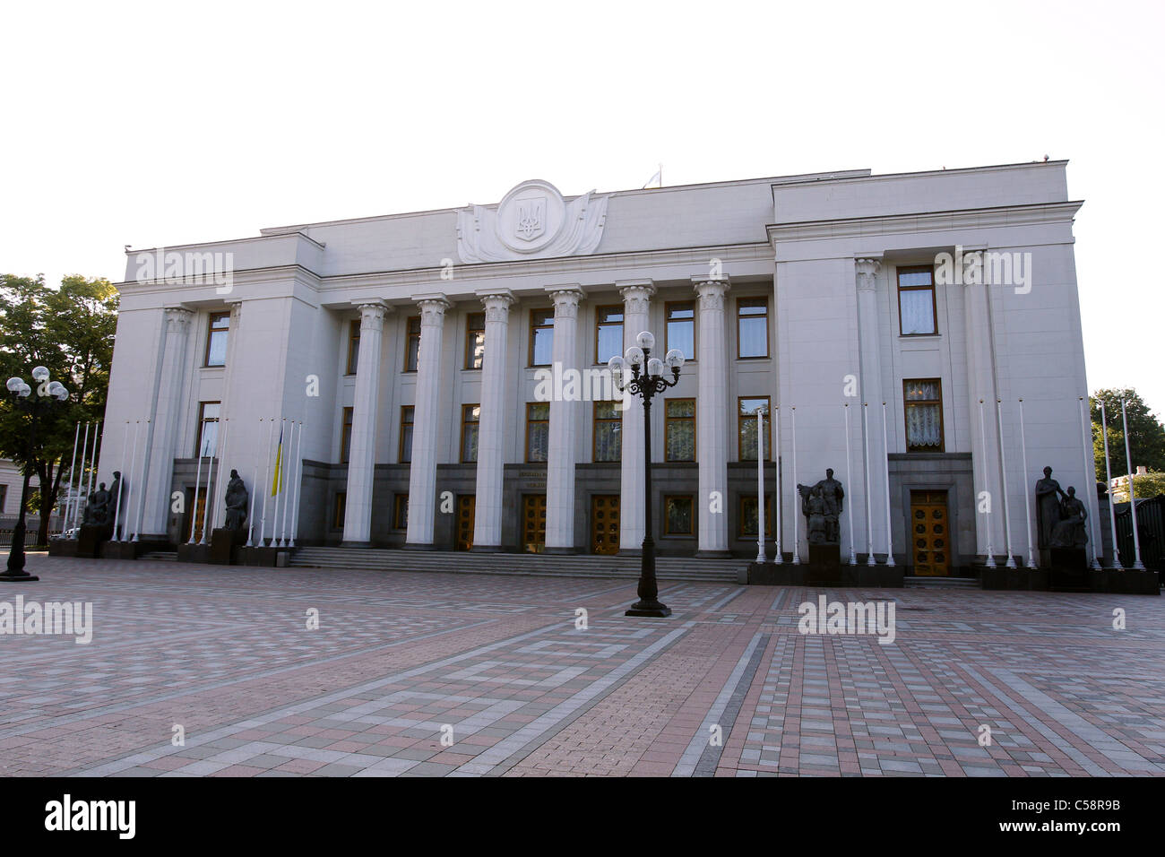 WHITE PARLIAMENT BUILDING KIEV UKRAINE 15 June 2011 Stock Photo - Alamy