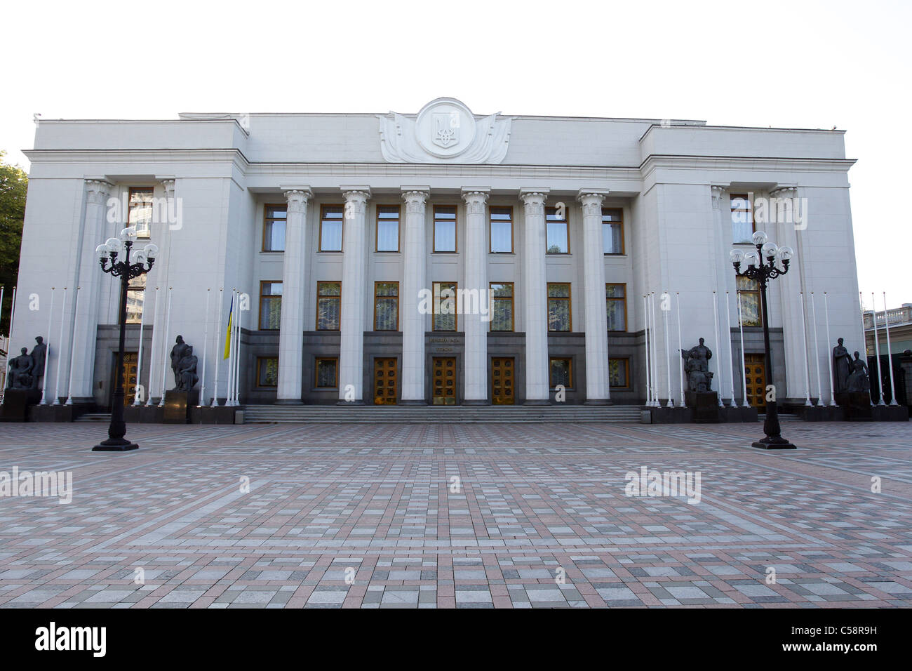 WHITE PARLIAMENT BUILDING KIEV UKRAINE 15 June 2011 Stock Photo - Alamy