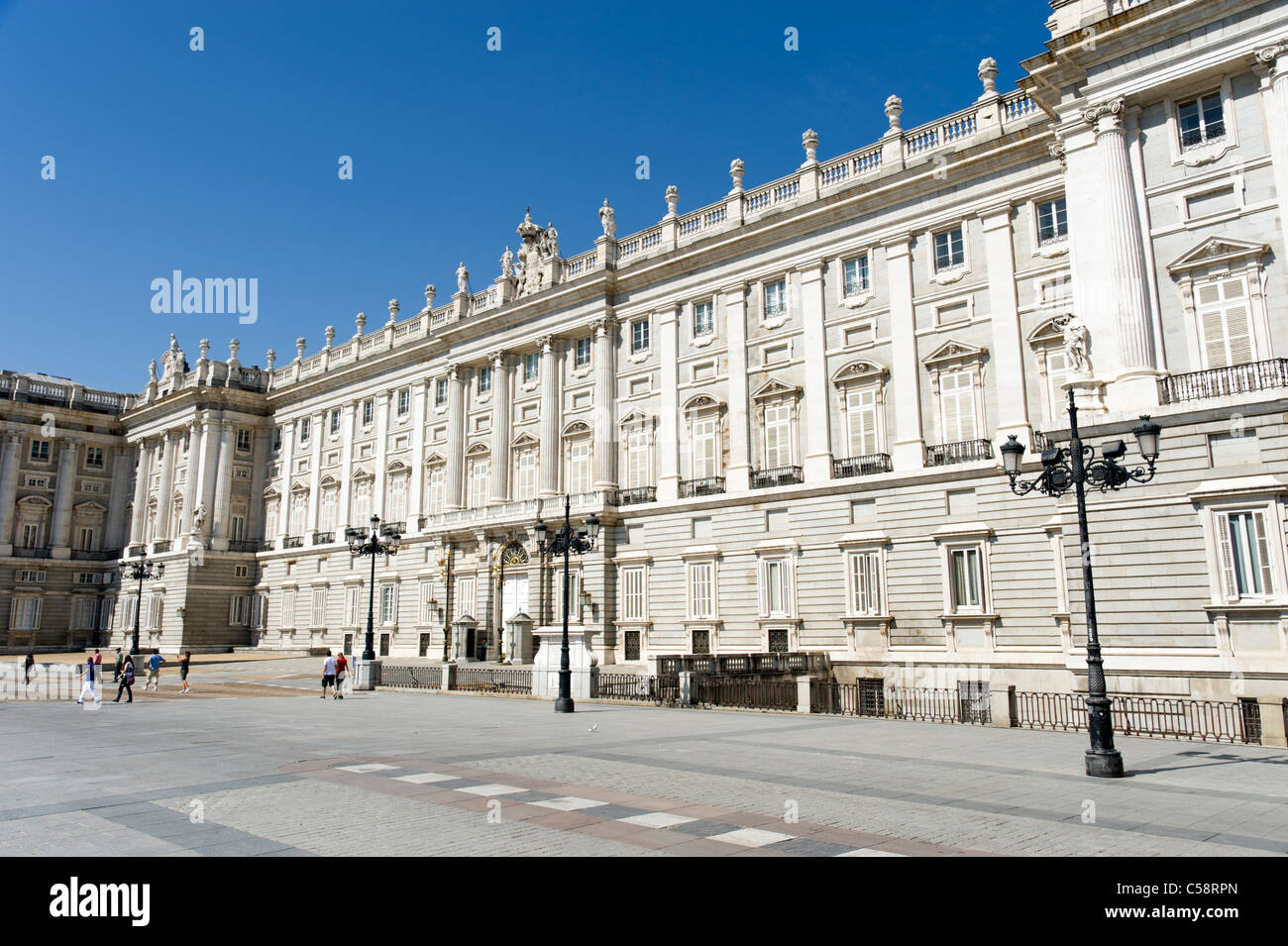 Palacio real hi-res stock photography and images - Alamy