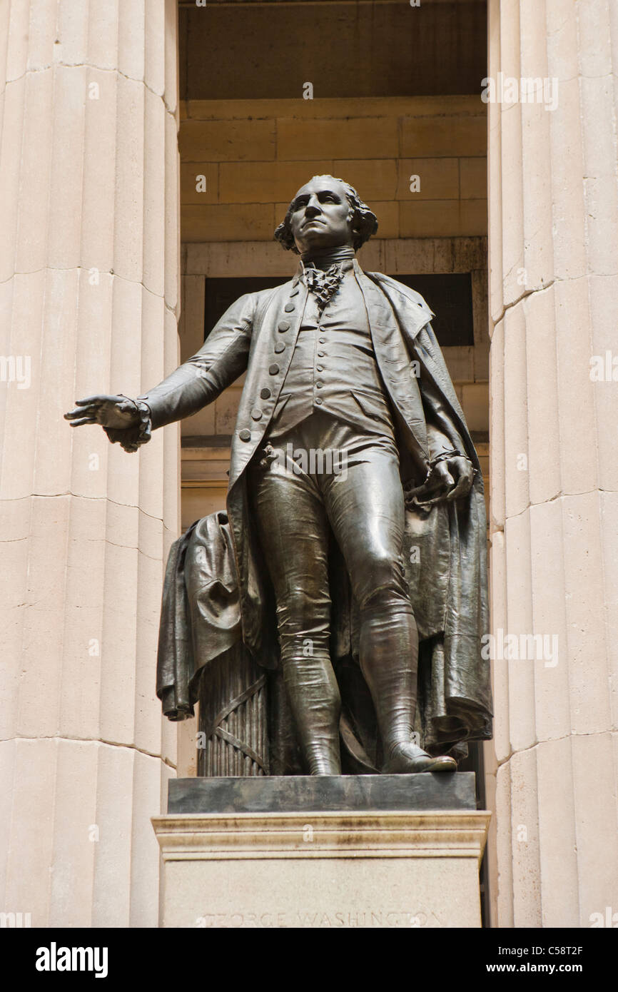 George washington bronze statue hi-res stock photography and images - Alamy