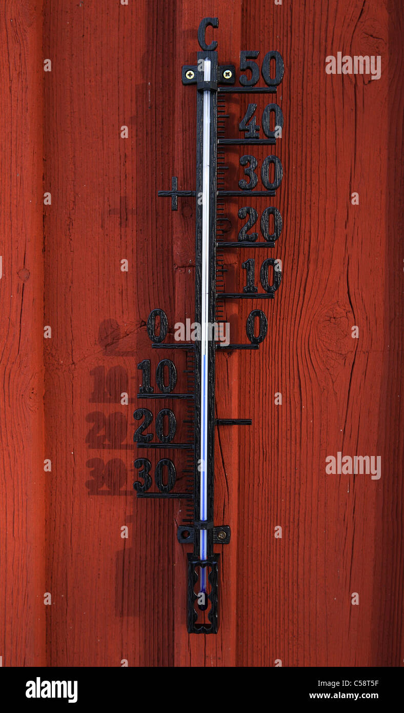 Below freezing thermometer hi-res stock photography and images - Alamy
