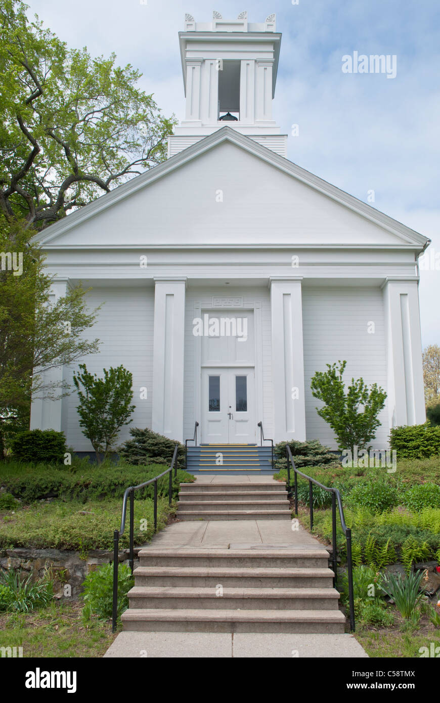 The Old Narragansett Church in Wickford, Rhode Island was built in 1707 ...