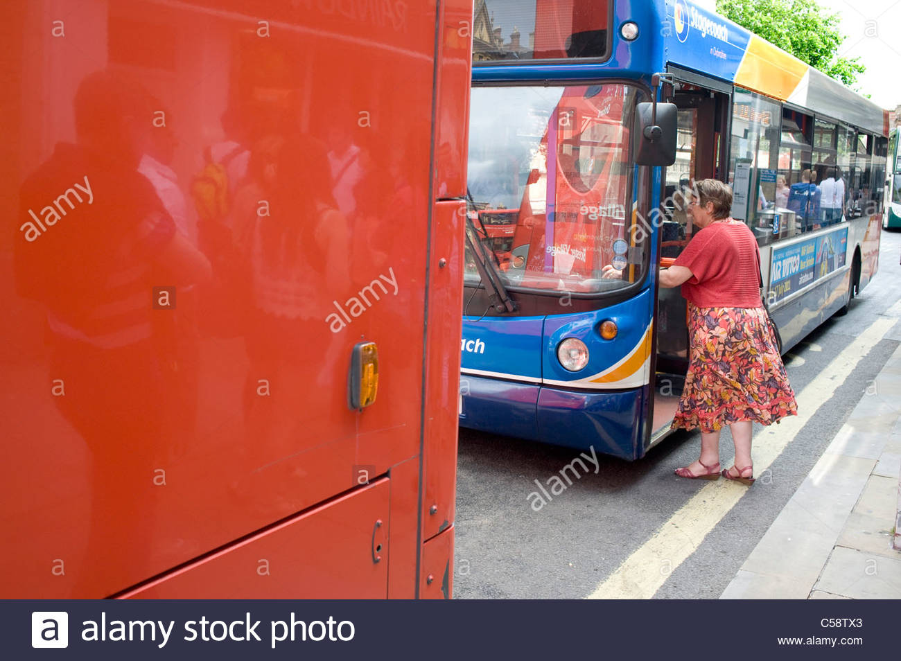 Magdalen Street Oxford High Resolution Stock Photography and Images - Alamy