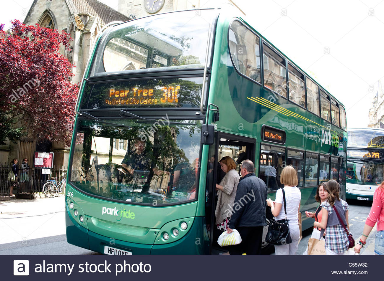 Bus Stop Oxford Street High Resolution Stock Photography and Images - Alamy