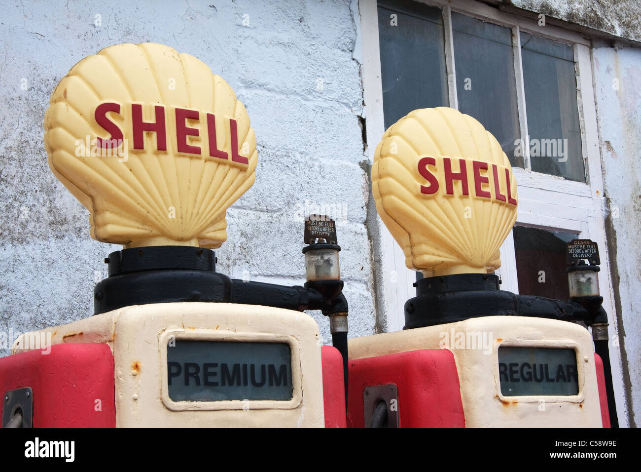 Old fashioned Shell petrol pumps Stock Photo - Alamy