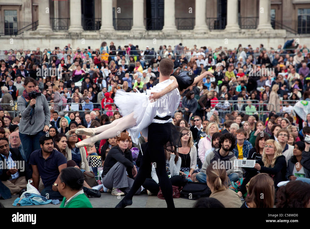 "Guerrilla ballet" protest against BP sponsorship of opera screening in ...