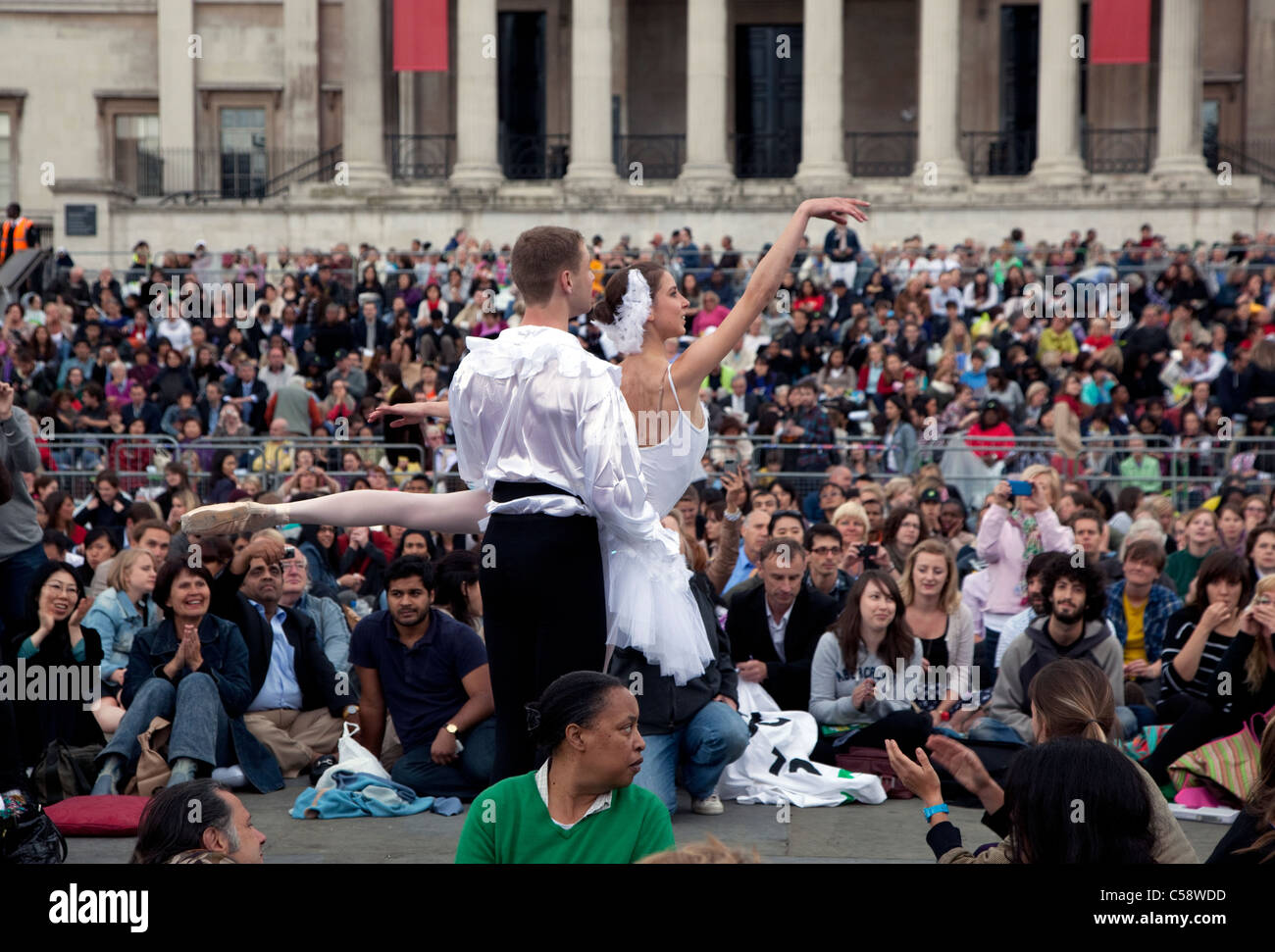 "Guerrilla ballet" protest against BP sponsorship of opera screening in ...