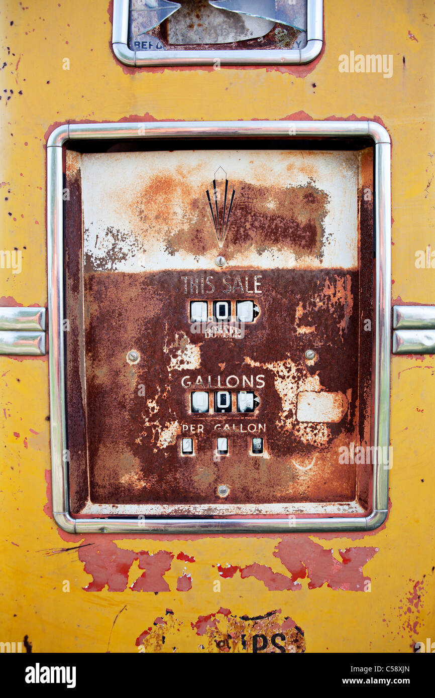 Antique fire pump hi-res stock photography and images - Alamy