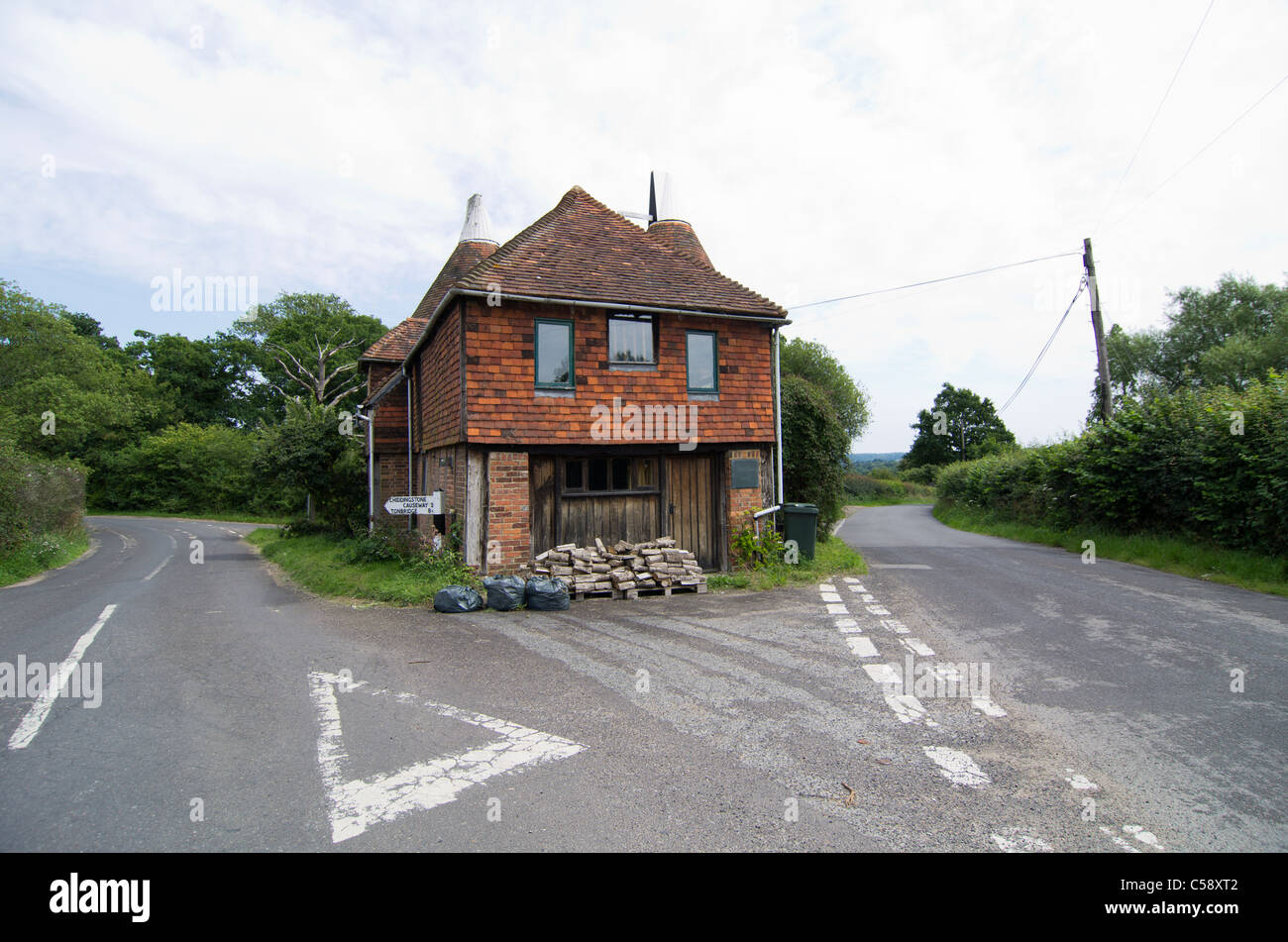 Oast house conversion hi-res stock photography and images - Alamy