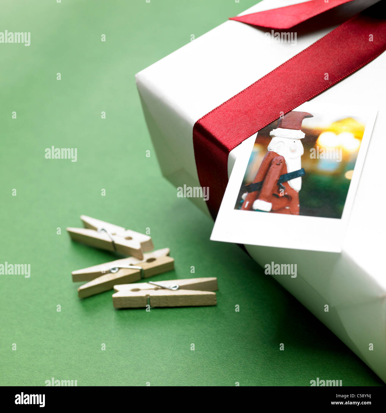Close-up of Photo on gift box Stock Photo - Alamy
