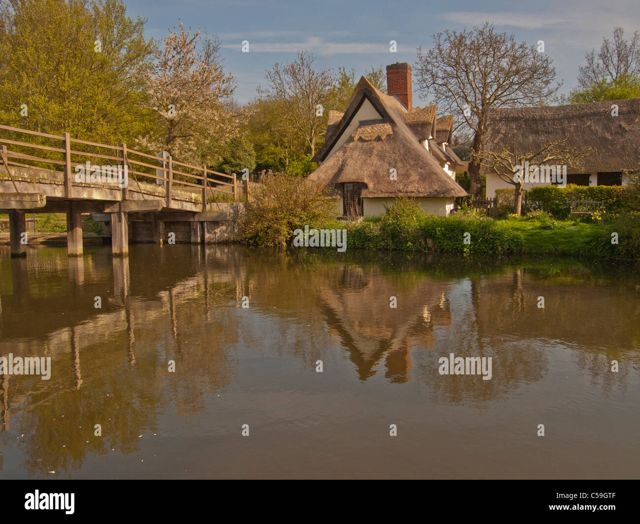 River cottage hi-res stock photography and images - Alamy