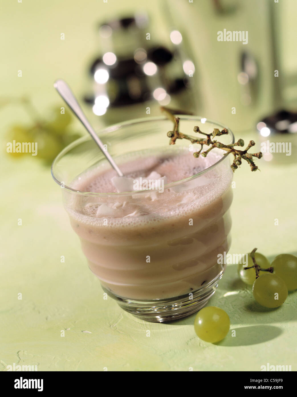 Drinkingnonalcoholic hi-res stock photography and images - Alamy