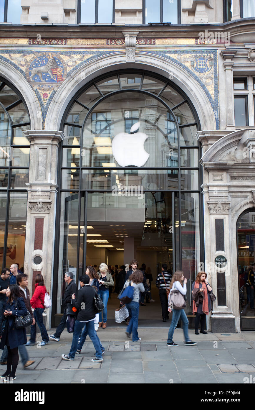Glass entrance apple store in hi-res stock photography and images - Alamy