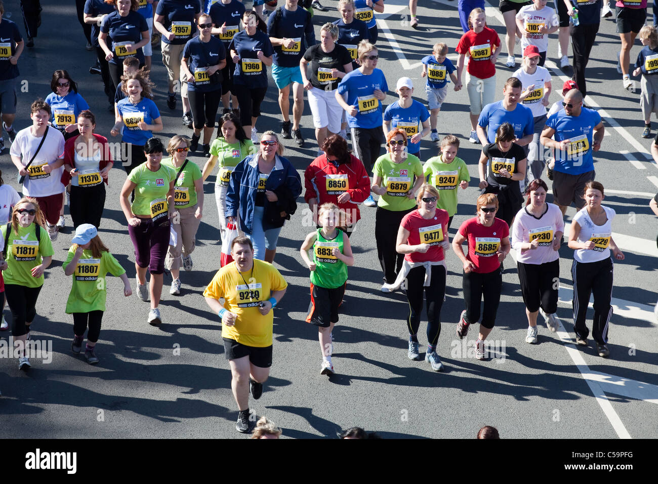 Crowd of runners hi-res stock photography and images - Alamy