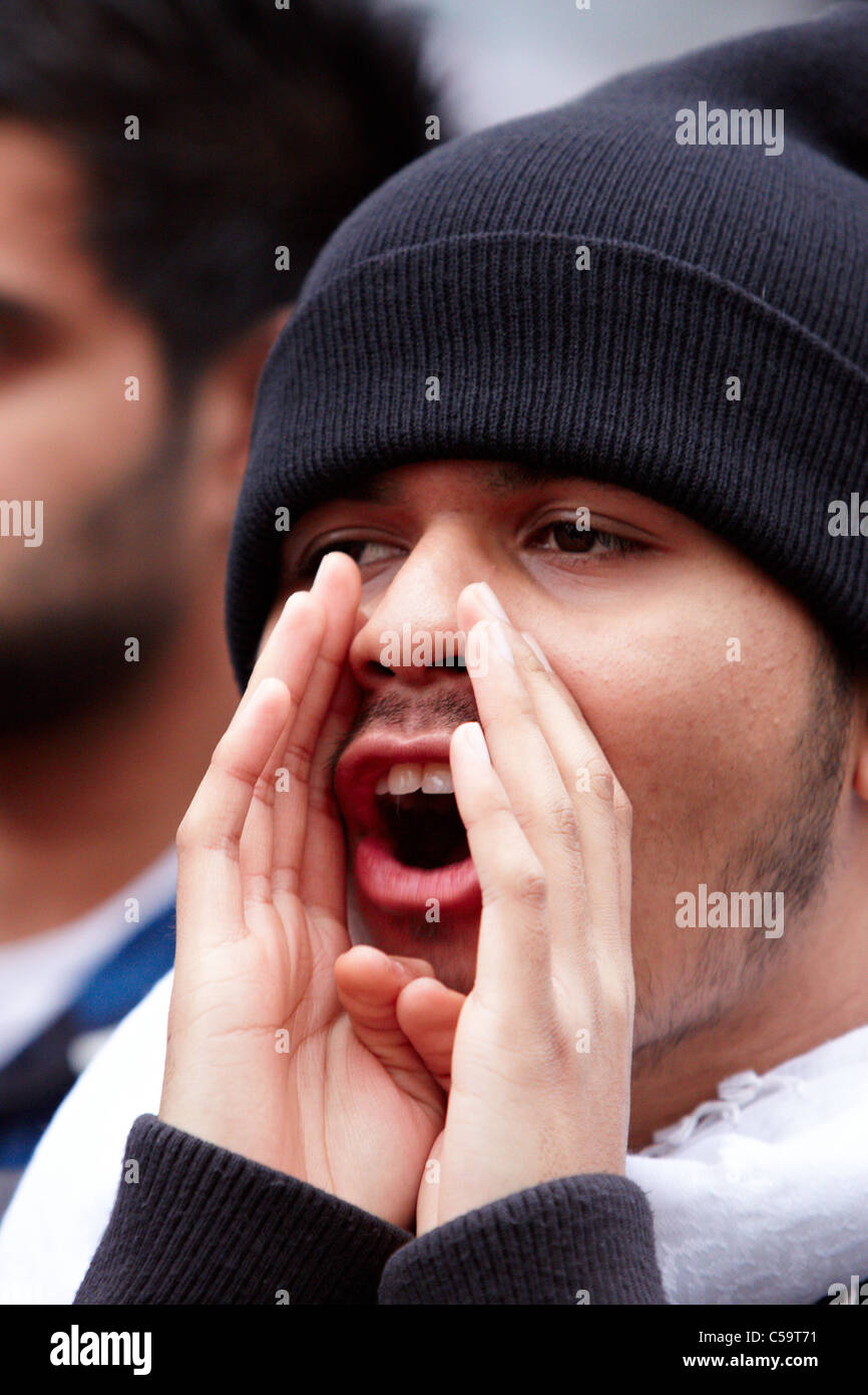 Muslim man shouting Stock Photo - Alamy