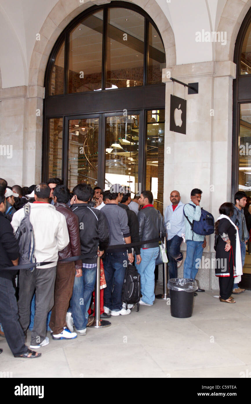 Queue outside new Apple store in Covent Garden to purchase and then ...